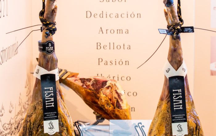 FISAN: Acorn-fed Iberian hams and acorn-fed iberian loins. The best ...